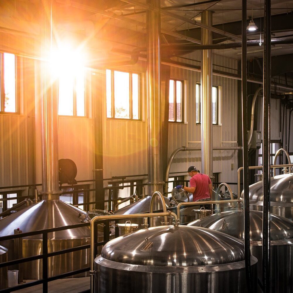 Flagship Brewery Tours – Common Roots Brewing Company